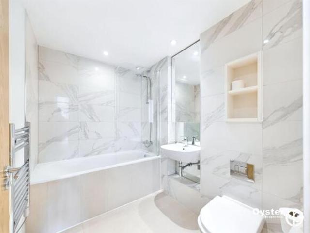 2 bedroom apartment for rent in Howard Road, Stanmore, HA7