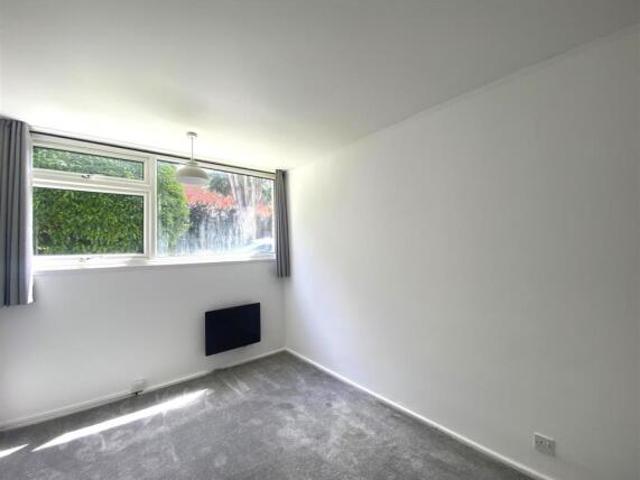 2 bedroom apartment for rent in Howecroft Gardens, Westbury On Trym, Bristol, BS9