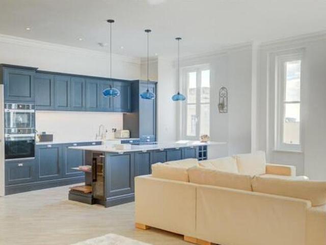 2 Bedroom Apartment For Rent In Hove, East Sussex