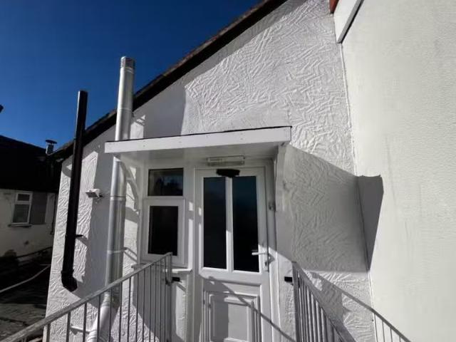 2 bedroom apartment for rent in Hoylake Road, Moreton, Wirral.