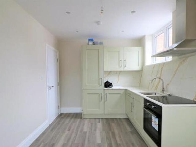 2 Bedroom Apartment For Rent In Ilford, Essex
