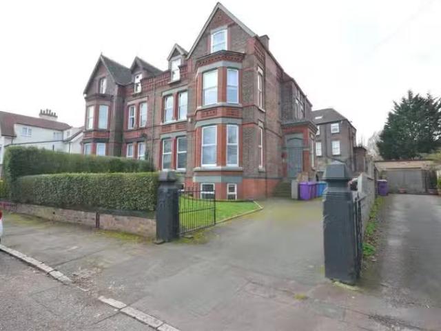 2 bedroom apartment for rent in Judges Drive, Liverpool, Merse.