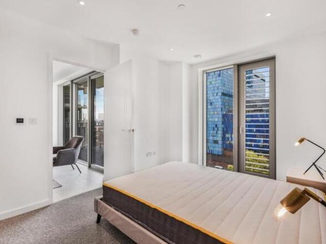 2 bedroom apartment for rent in Jacquard Point, London, E1