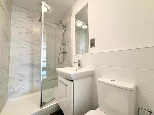 2 bedroom apartment for rent in Jesse Hartley Way, Liverpool, L3
