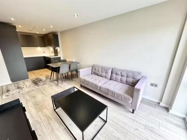 2 bedroom apartment for rent in Jesse Hartley Way, Liverpool, L3