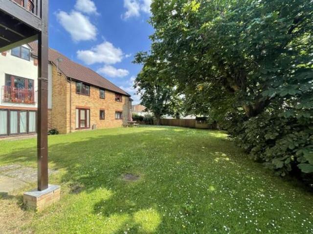 2 bedroom flat for rent in Joan Lawrence Place, Headington, OX3