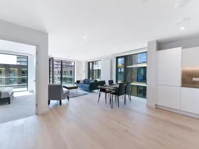 2 bedroom apartment for rent in John Cabot House, Royal Wharf.