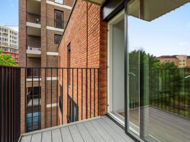 2 bedroom apartment for rent in Joseph Huntley Walk, Reading, RG1