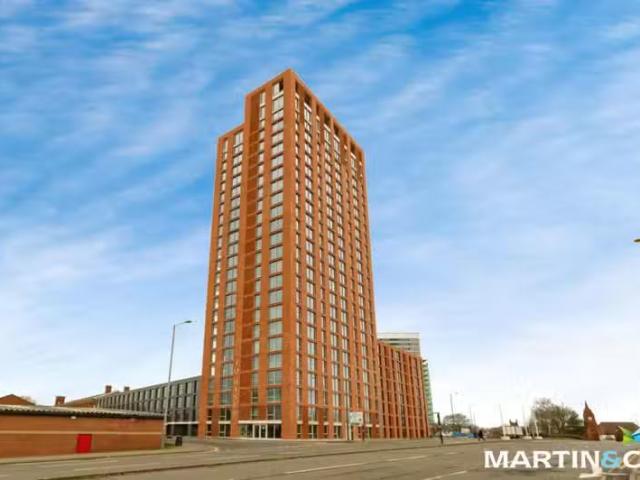 2 bedroom apartment for rent in JQ Rise, Goodman Street, Birmi.