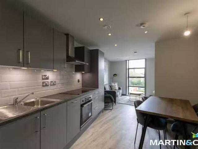 2 bedroom apartment for rent in JQ Rise, Goodman Street, Birmi.