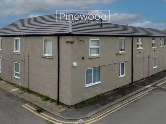 2 bedroom apartment for rent in Ken Mews, Phoenix Street, Sand.
