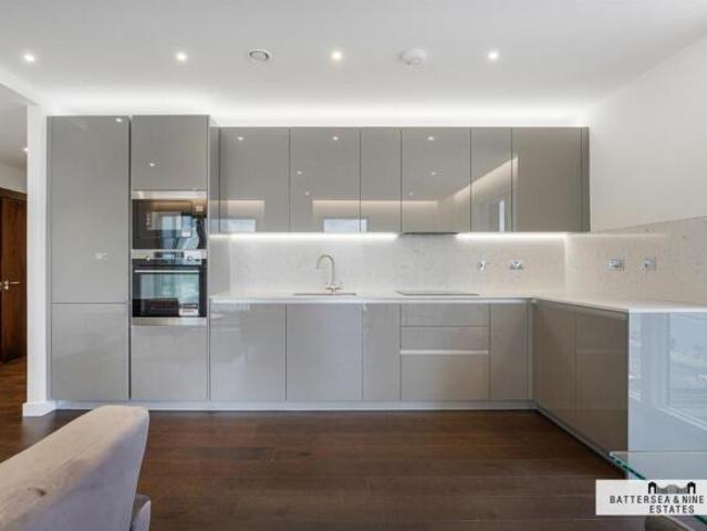 2 bedroom apartment for rent in Kennedy Building, Lexington Gardens, SW11
