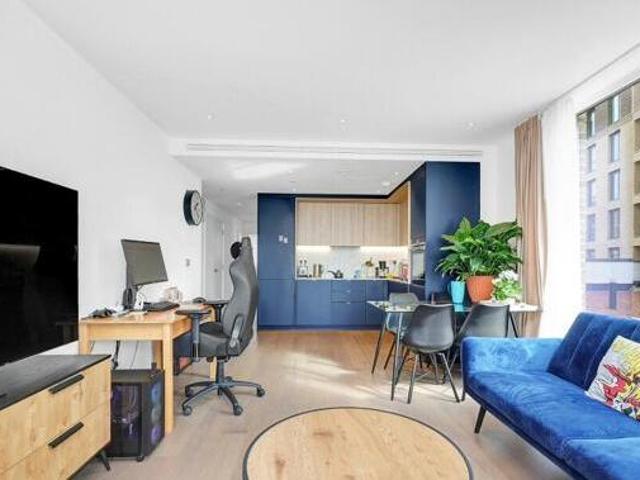 2 Bedroom Apartment For Rent In Kennington Lane, London