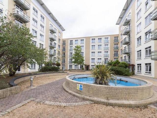 2 Bedroom Apartment For Rent In Kenavon Drive, Reading