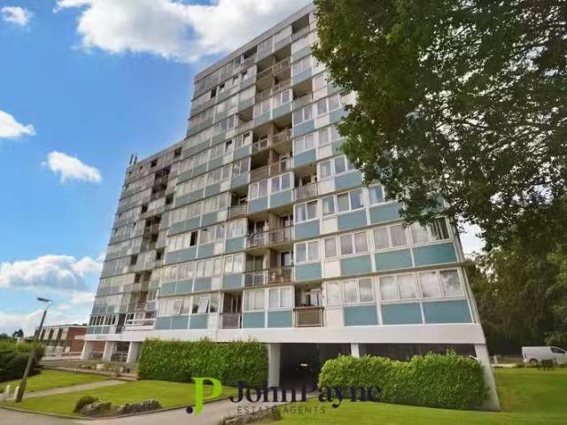 2 bedroom apartment for rent in Kenilworth Court, Styvechale.