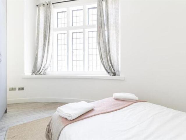 2 bedroom apartment for rent in Kensington High Street, Kensington, London, W8