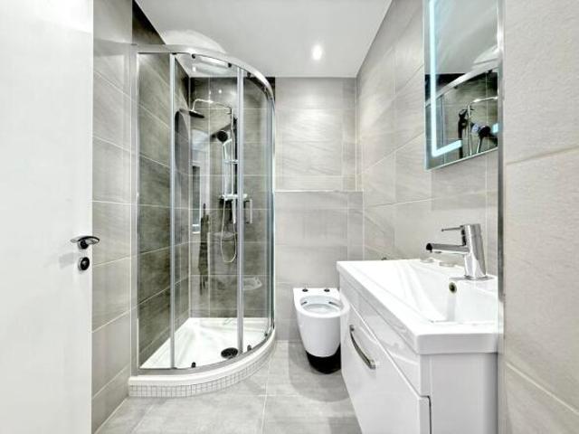 2 bedroom apartment for rent in Kent House, ME15