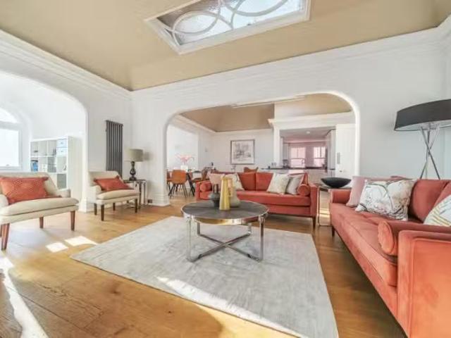 2 bedroom apartment for rent in Kings Gardens Hove BN3