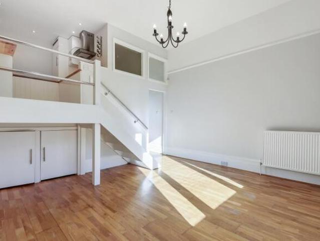 2 bedroom apartment for rent in Kings Road, Richmond, TW10