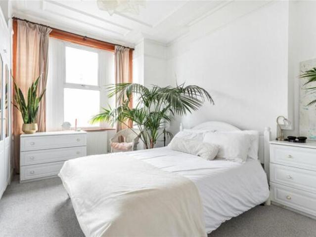 2 bedroom apartment for rent in Kingscourt Road, London, SW16