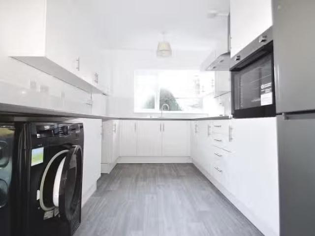 2 bedroom apartment for rent in Kingswood Road, Bromley, BR2
