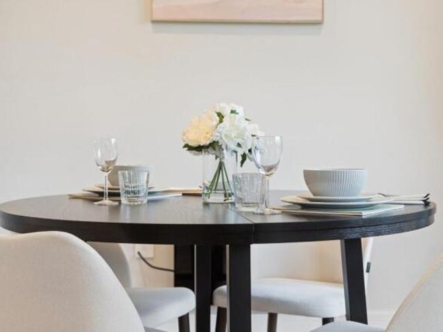 2 bedroom apartment for rent in Lynton Road, London, W3