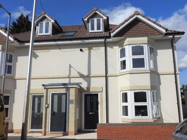 2 bedroom apartment for rent in Lynwood House Lynwood Road Bristol BS3