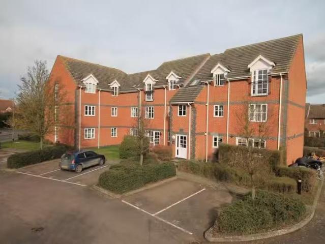 2 bedroom apartment for rent in Laburnham House, The Beeches.