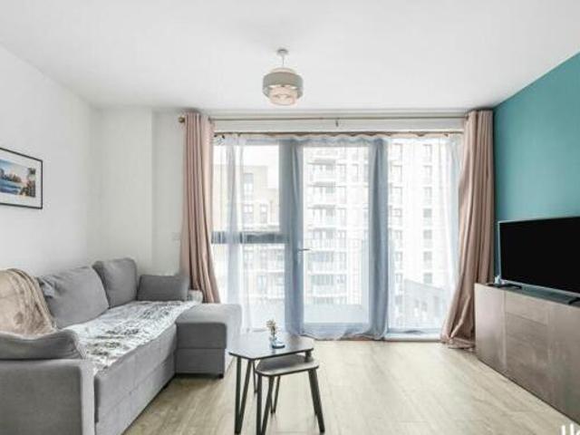 2 Bedroom Apartment For Rent In Lakeside Drive, London