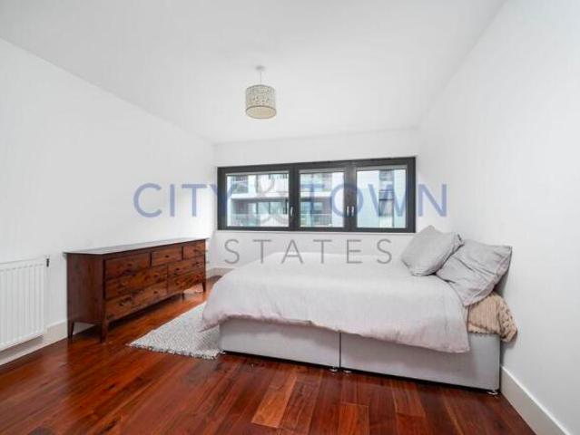2 bedroom apartment for rent in Lambarde Square, London, SE10