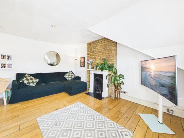 2 bedroom apartment for rent in Lancaster Park, Richmond, TW10