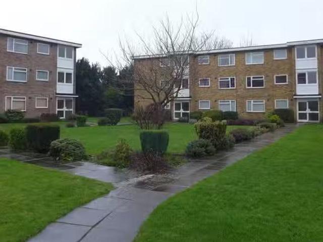 2 bedroom apartment for rent in Langbay Court, Walsgrave, Cove.