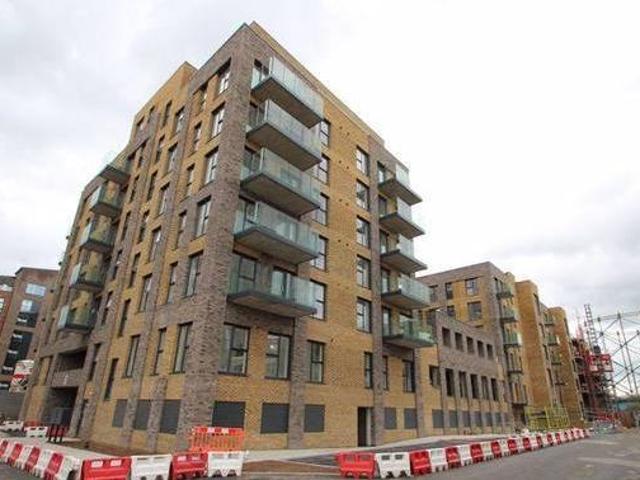 2 bedroom apartment for rent in Langley Square Dartford DA1
