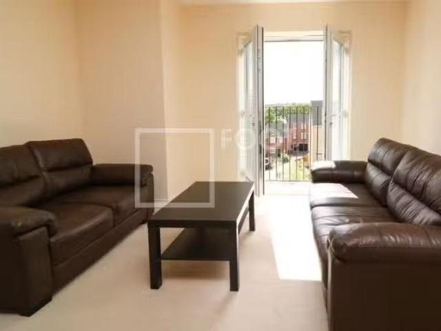 2 bedroom apartment for rent in Langsett Court, Heaton, BD9