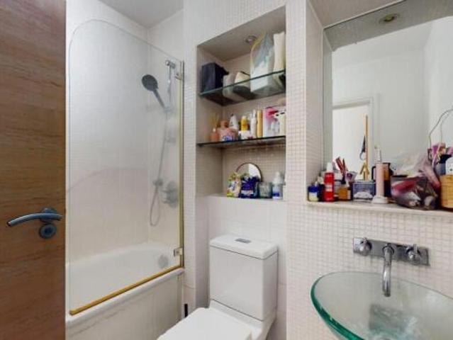 2 bedroom apartment for rent in Larch Court, Royal Oak Yard, London, SE1