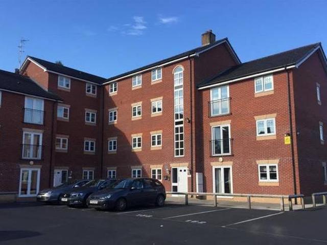 2 bedroom apartment for rent in Lawnhurst Avenue Wythenshawe Manchester M23