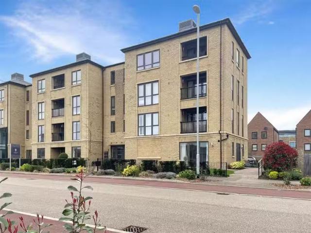 2 bedroom apartment for rent in Lawrence Weaver Road, Cambridg.