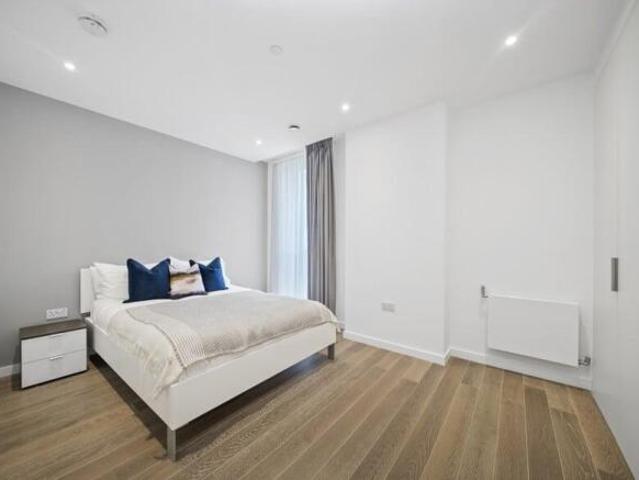 2 bedroom apartment for rent in Laurel Point, E20