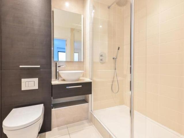2 bedroom apartment for rent in Legacy Tower, London E15