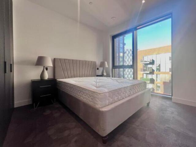 2 bedroom apartment for rent in Legacy Building, Viaduct Gardens, Wandsworth, London, SW11