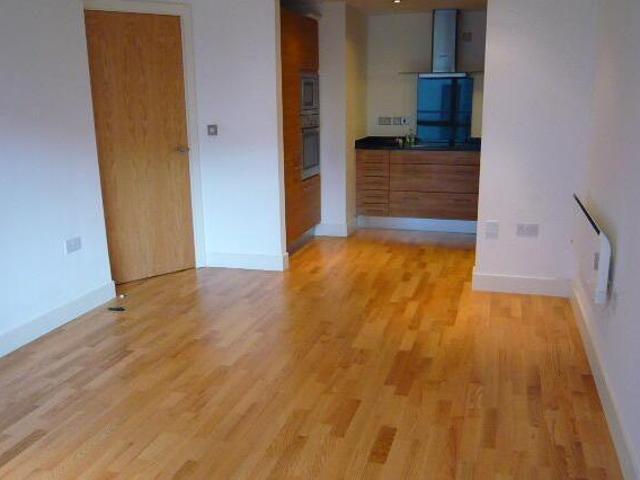2 Bedroom Apartment For Rent In Leeds Dock
