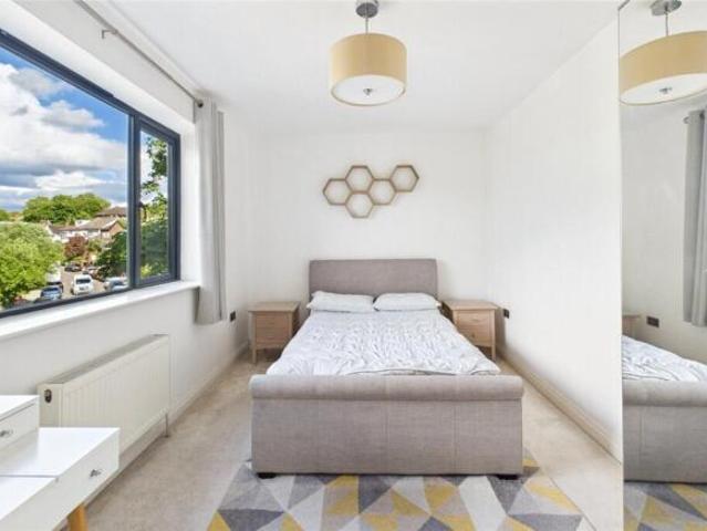 2 bedroom apartment for rent in Leigham Court Road, London, SW16
