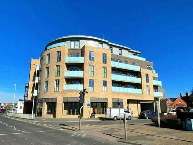 2 bedroom apartment for rent in Lennox Road Worthing West Sussex BN11