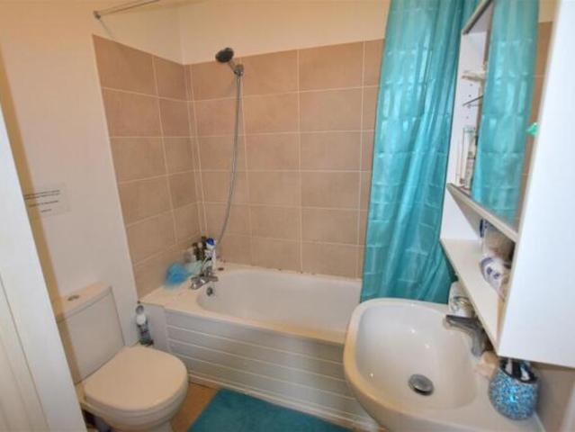 2 bedroom apartment for rent in Lewis Road, Sutton, SM1