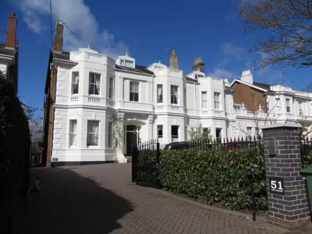 2 bedroom apartment for rent in Lillington Road Leamington Spa.