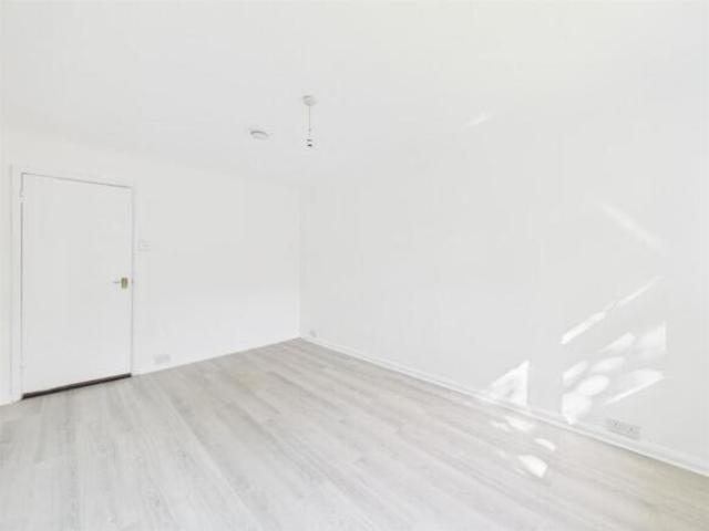 2 bedroom apartment for rent in Linnet Close, Liverpool, L17