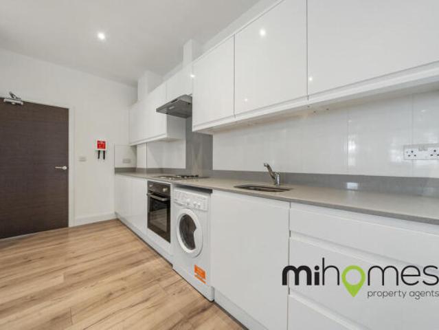 2 bedroom apartment for rent in Link House, Hayes, UB4
