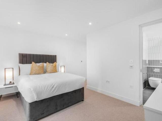 2 bedroom apartment for rent in Lisgar Terrace London W14