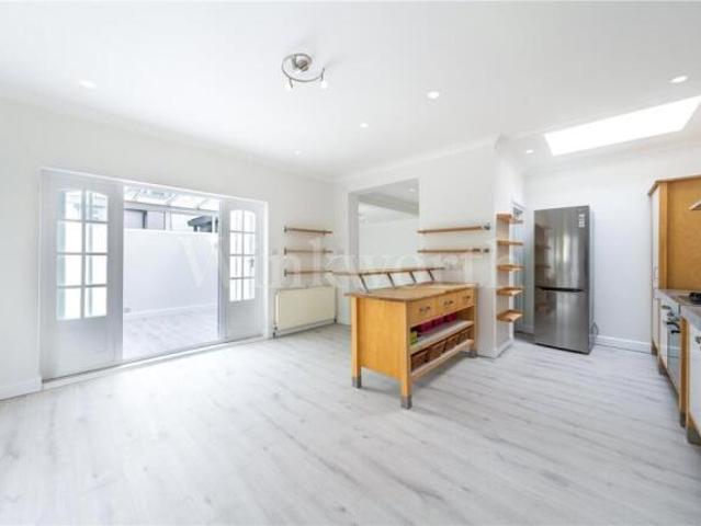 2 bedroom apartment for rent in Llanvanor Road, London, NW2