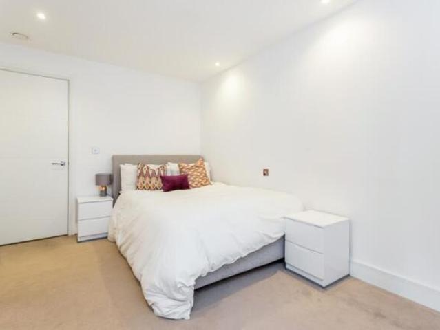 2 bedroom apartment for rent in Lock House, Surrey Quays, SE16